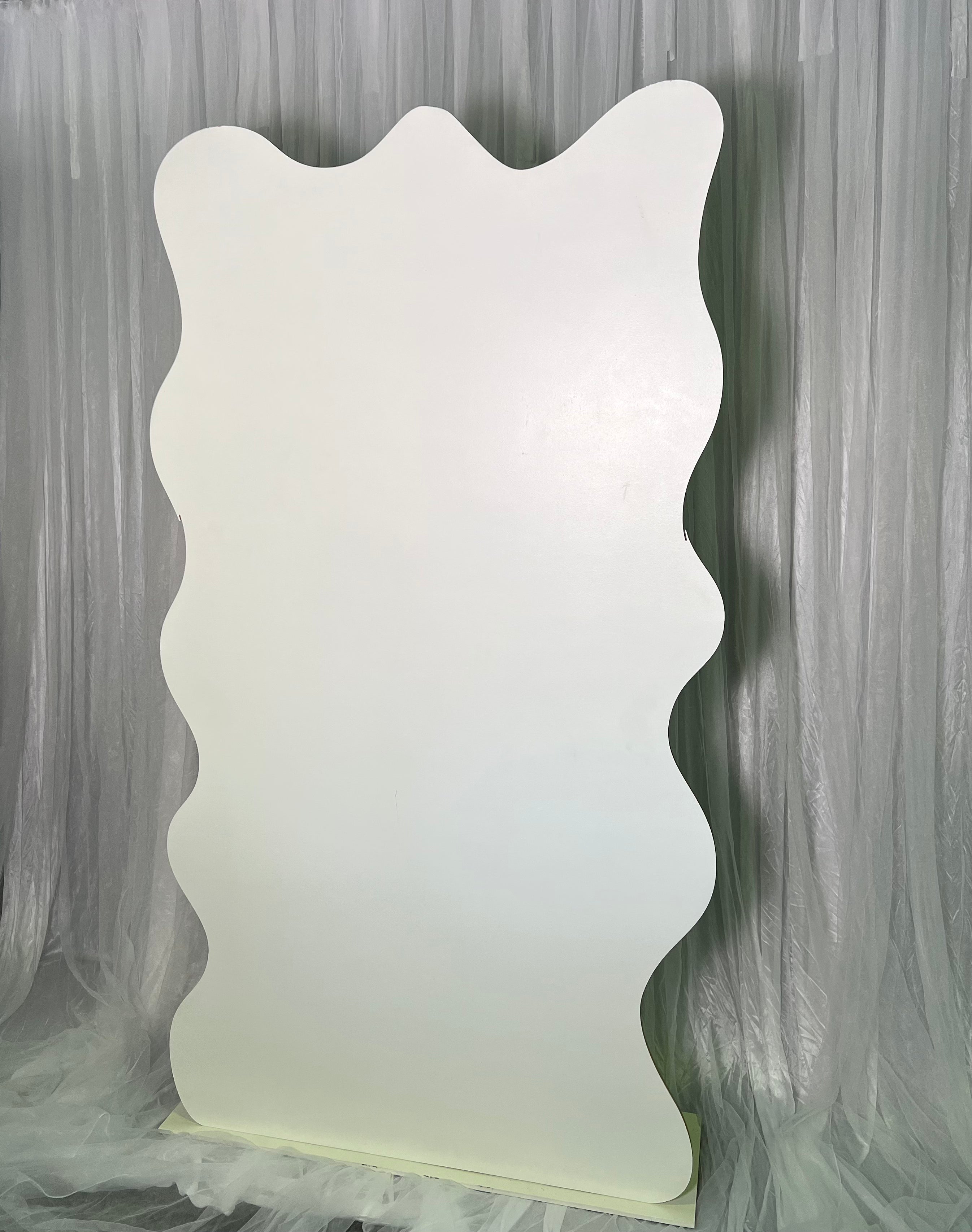 Squiggly Backdrop – MERAKI CO